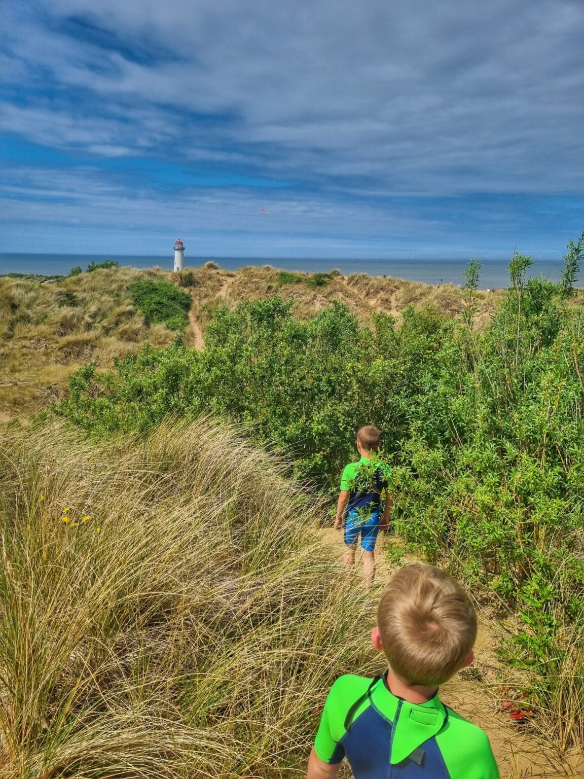 Wetsuits for kids: what to consider - Mummy Fever