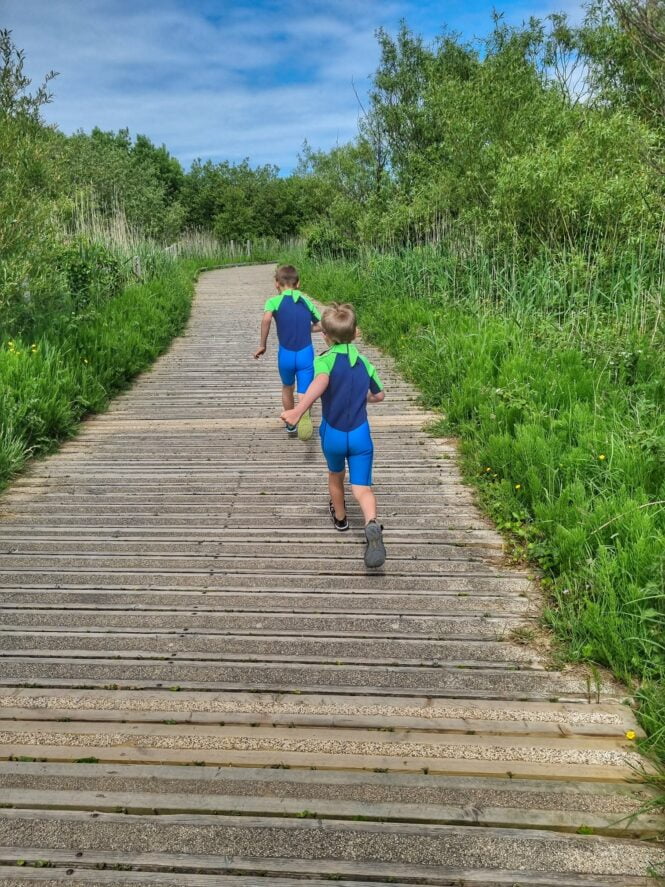 Wetsuits for kids: what to consider - Mummy Fever